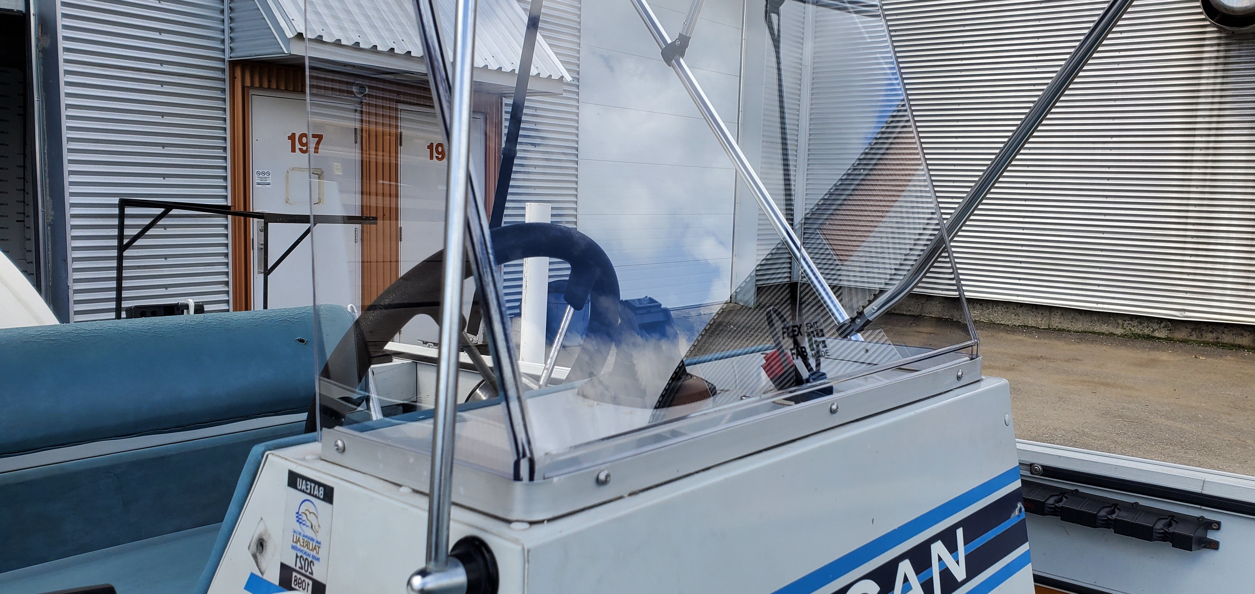 Princecraft VECTRA Plexiglass Acrylic Boat Windshield Repair